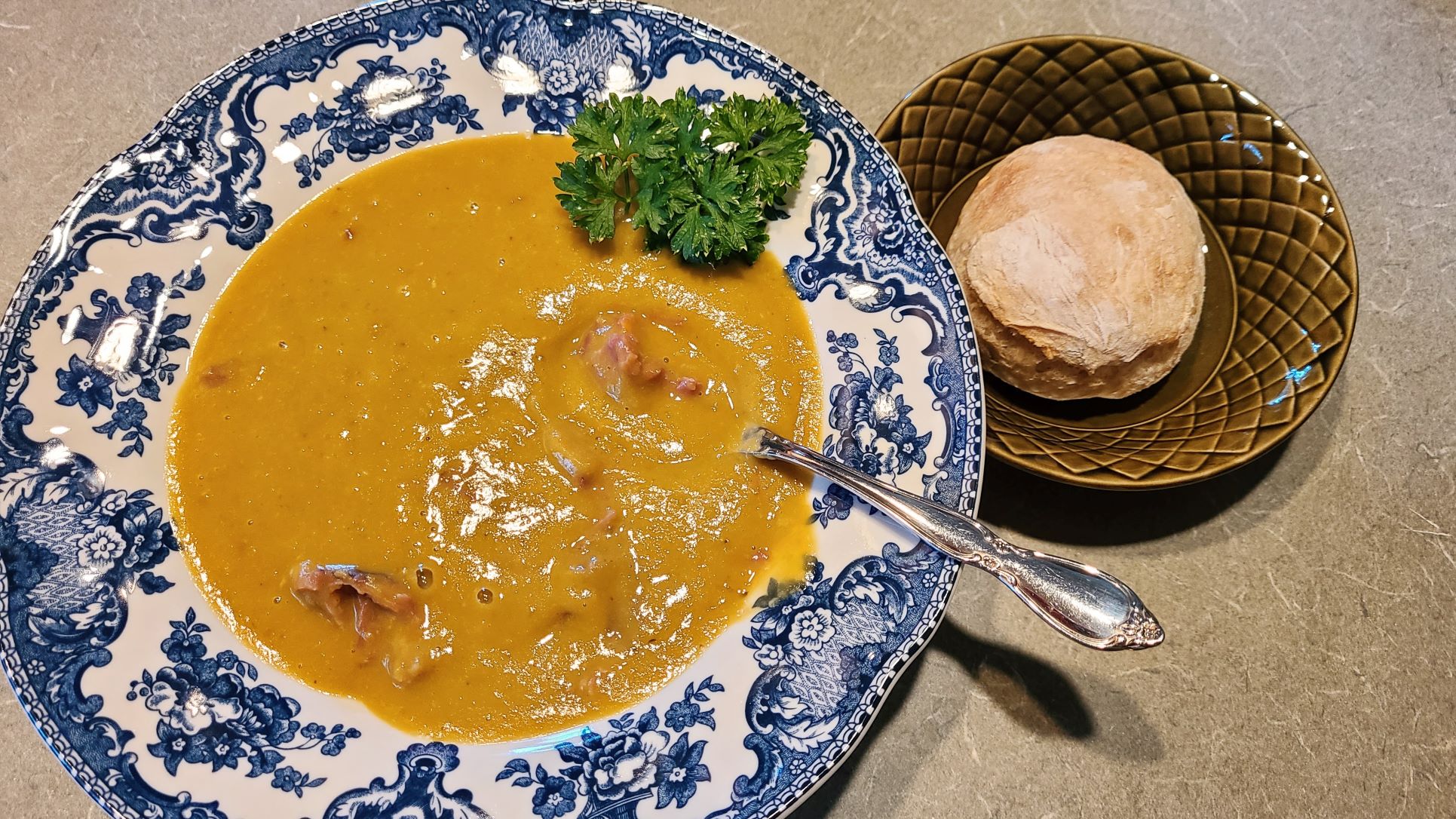 Healthy Low-Carb Pea Soup (With Bell Pepper) - Inspired Homemaker