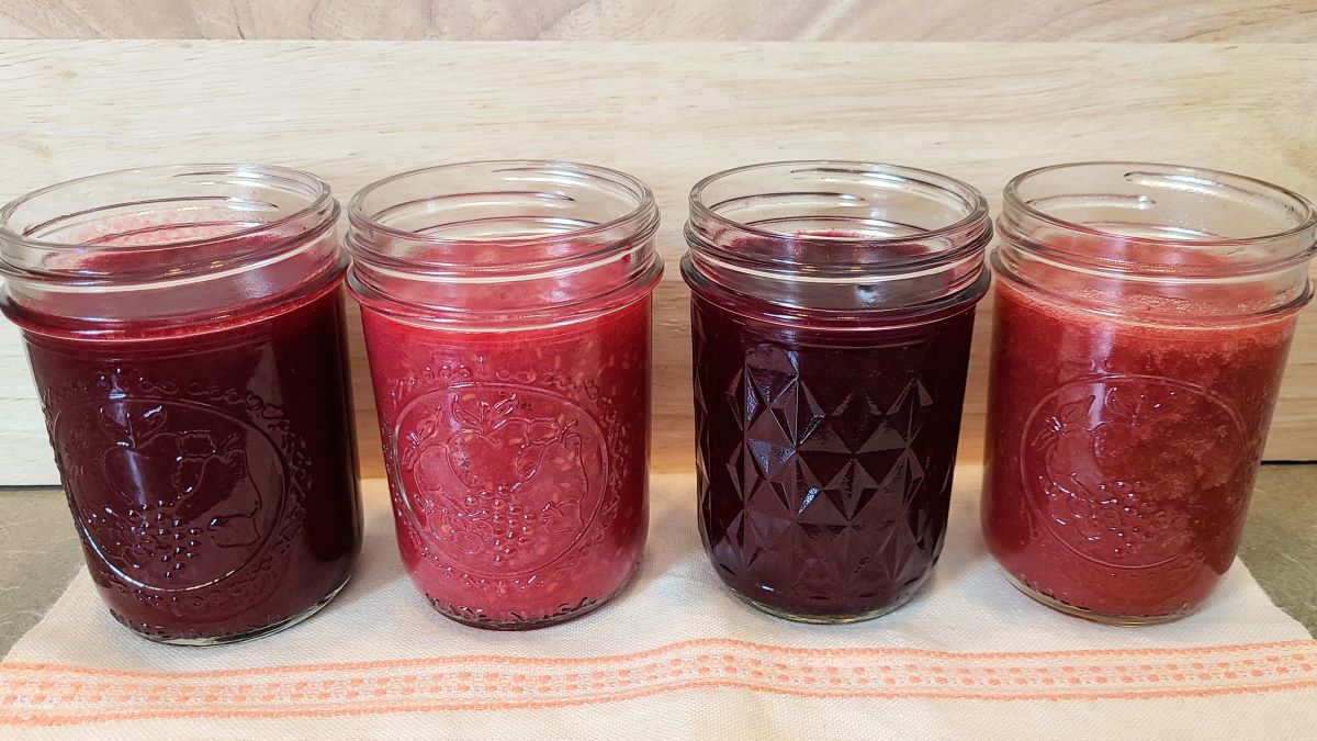 How to Make 4 Super Simple Fruit Jams Without Sugar - Inspired Homemaker