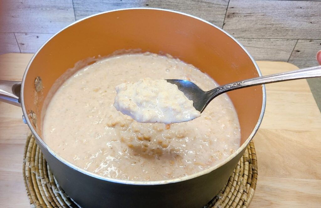 Easy Spiced Oatmeal: How Much Cinnamon Do You Use - Inspired Homemaker